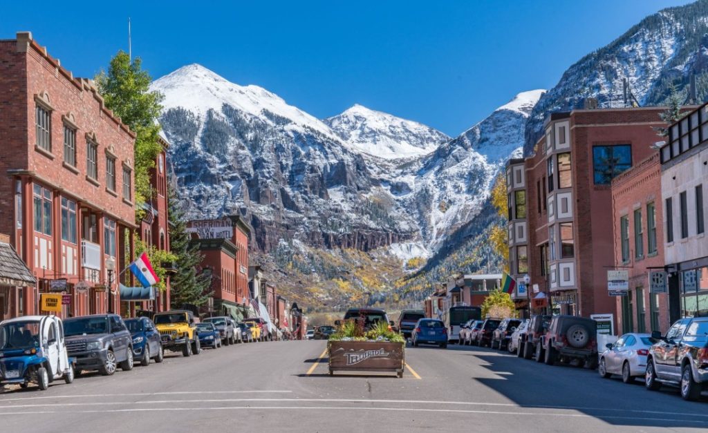 We Love Colorado Virtual Silent Auction - Tennyson Center for Children